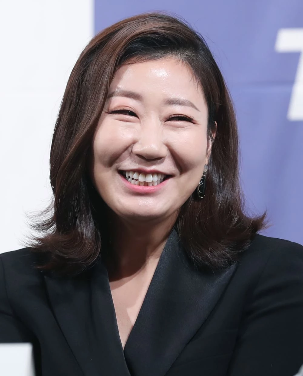 Ryu Hye Young to reunite with Ra Mi Ran in variety show “Europe Outside ...