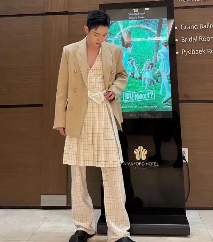 Jo Kwon Flaunts Trendy Fashion with Skirt and Pants Look at 'R U Next ...
