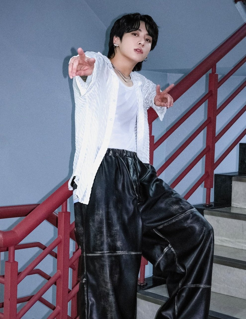 BTS Jungkook showed reverse tribute for fans during “Seven” promotion - KBIZoom