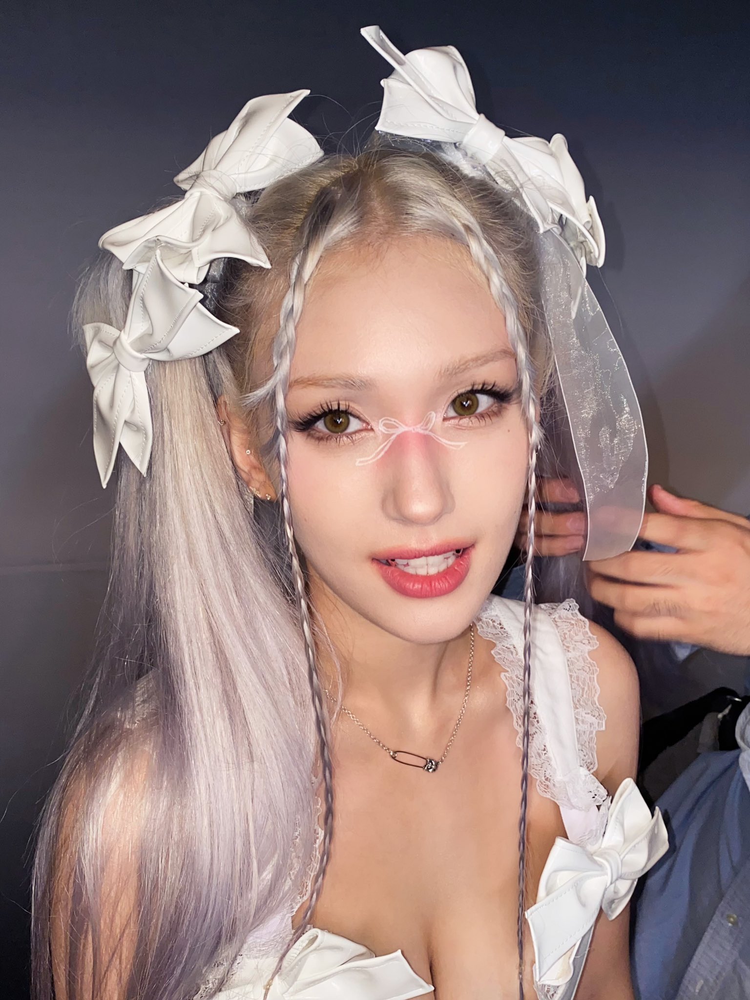 Jeon Somi managed by YG vs. JYP, which one is better? K-netizens react - KBIZoom